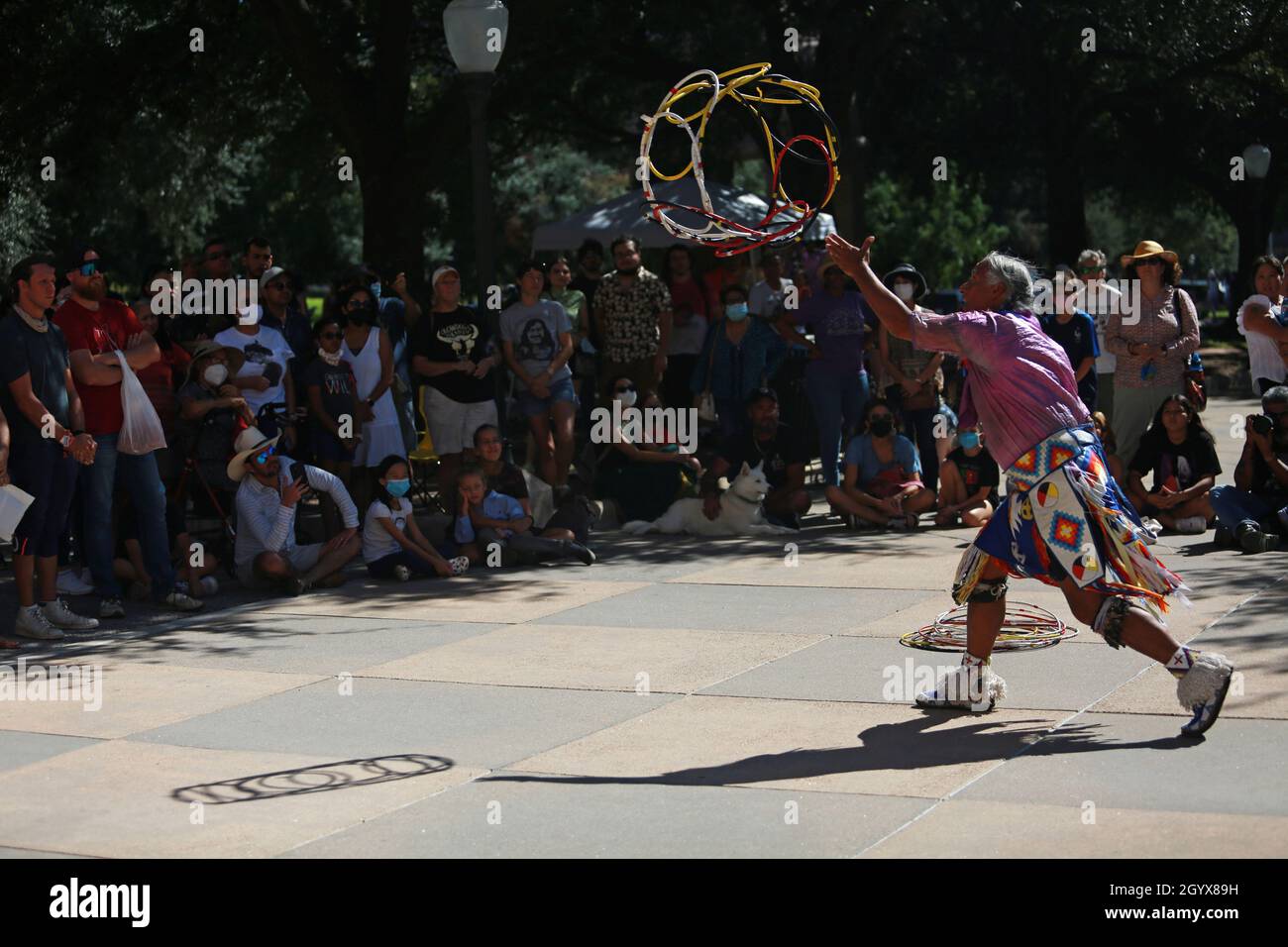 Hoop dance hi-res stock photography and images - Alamy
