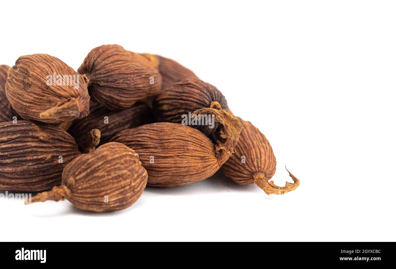 Whole black cardamom pods hi-res stock photography and images - Alamy