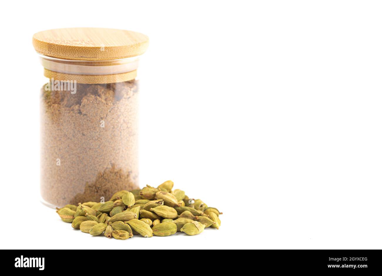 Cardamon powder hi-res stock photography and images - Alamy