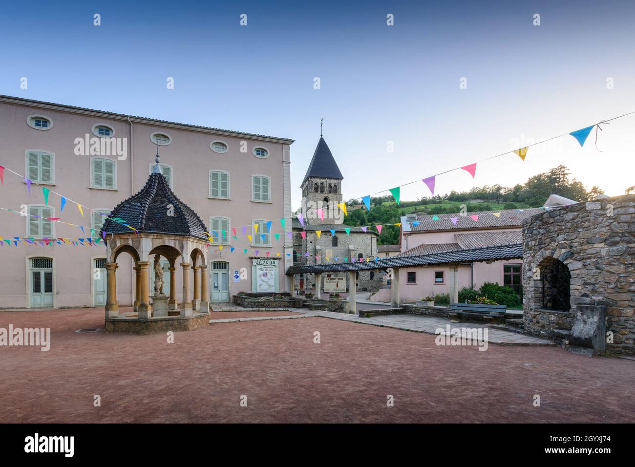 French village architecture hi-res stock photography and images - Alamy