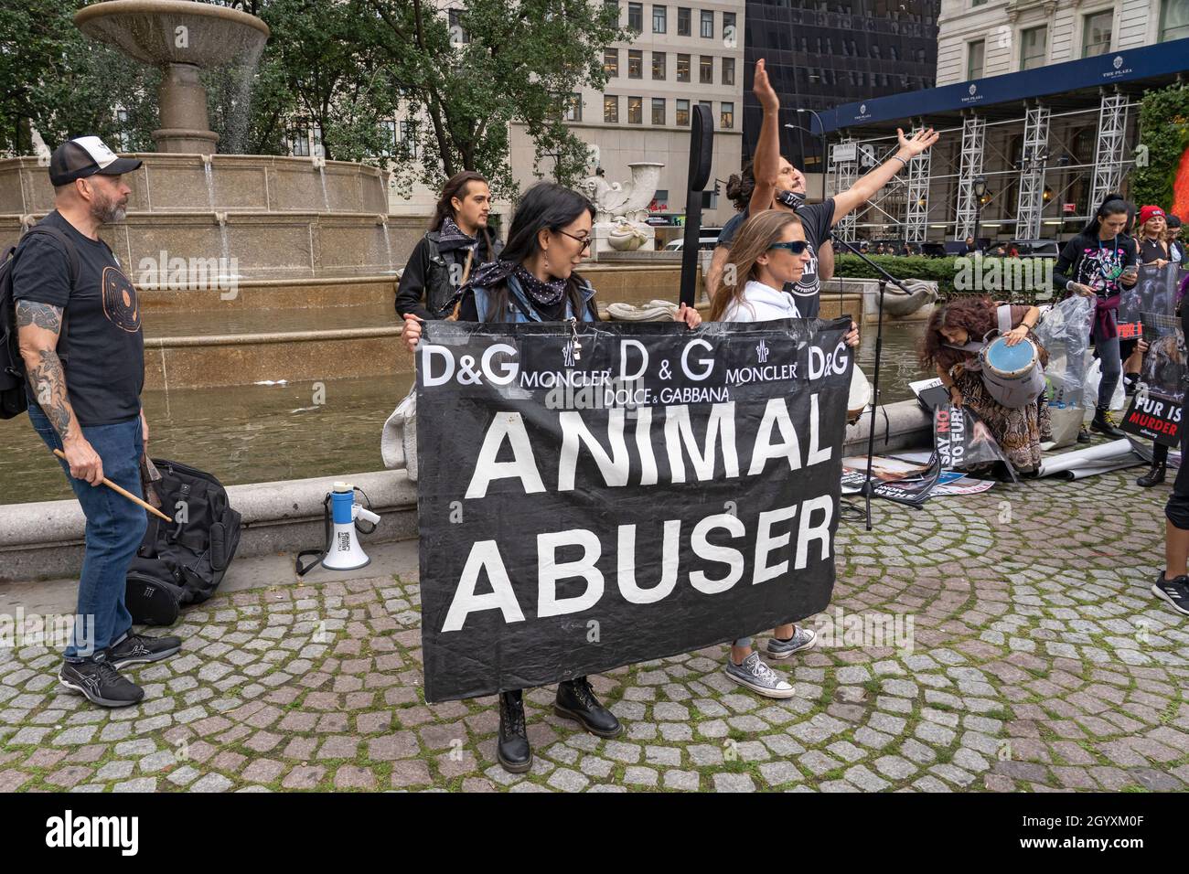 Peta animal rights banner hi-res stock photography and images - Alamy