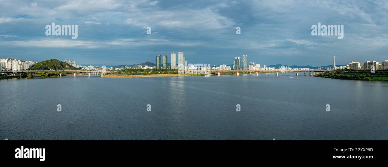 Seoul South Korea cityscape and the Han river panorama on October 9 ...