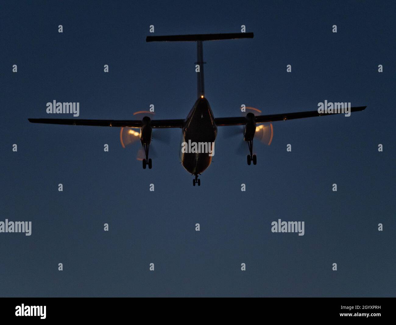 Airport at night richmond hi-res stock photography and images - Alamy