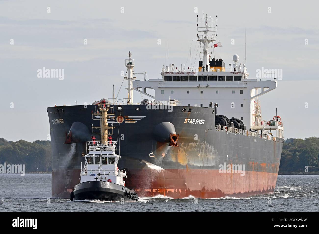 Bitumen tanker hi-res stock photography and images - Alamy