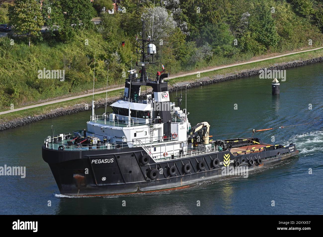 Offshore tug hi-res stock photography and images - Alamy