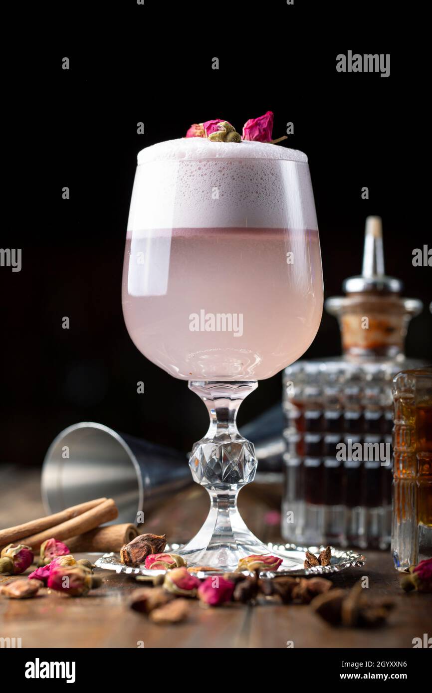 Rose syrup cocktail hi-res stock photography and images - Alamy