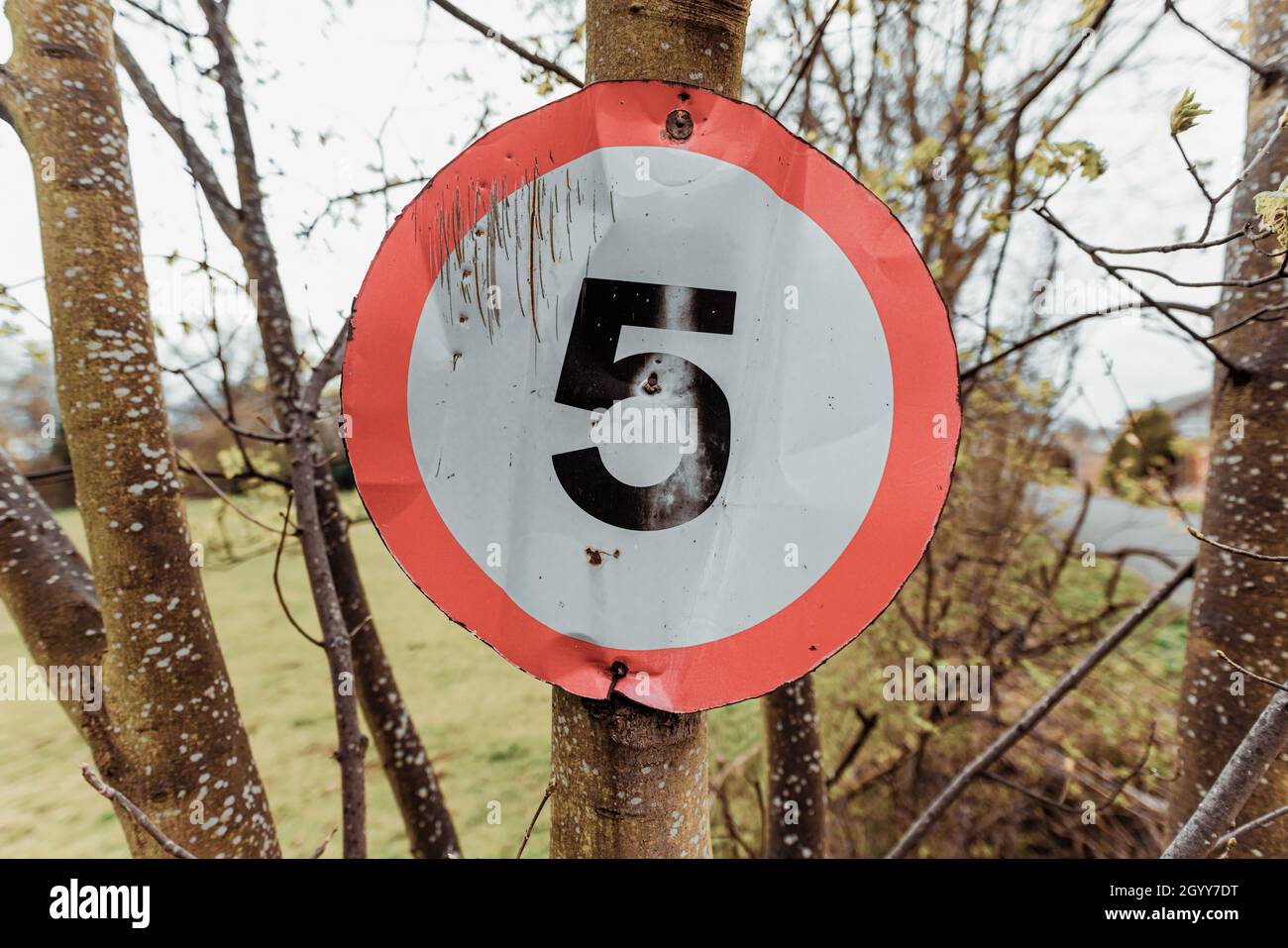 Traffic speed sign mph kph hi-res stock photography and images - Alamy