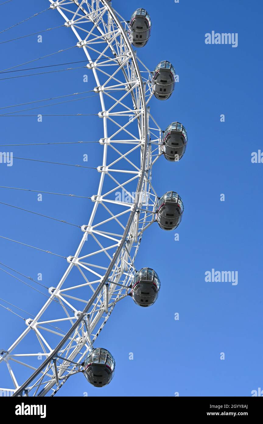 London eye cabins hi-res stock photography and images - Alamy