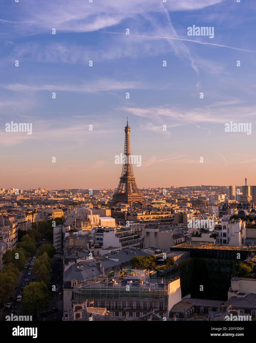 Panoramic view of Paris, shot from the arc de Triomphe Stock Photo - Alamy