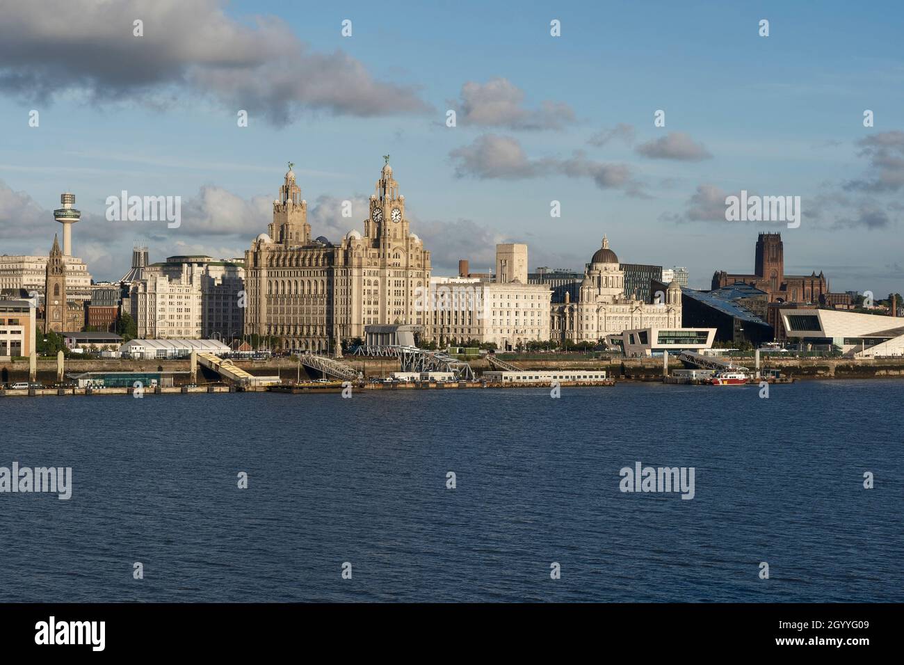 Evening sunshine on the Liverpool city centre skyline Stock Photo - Alamy