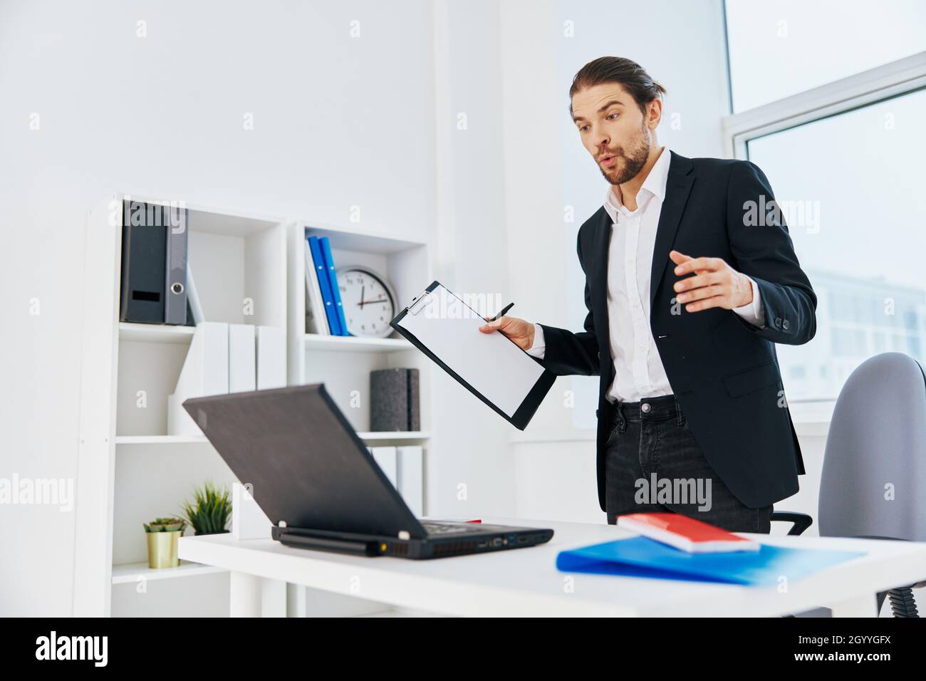businessmen at the desk documents boss Stock Photo - Alamy