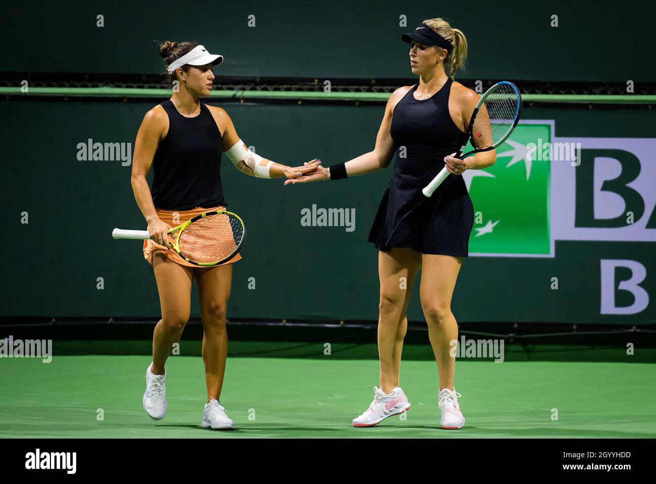 Desirae Krawczyk of the United States & Alexa Guarachi of Chile playing ...