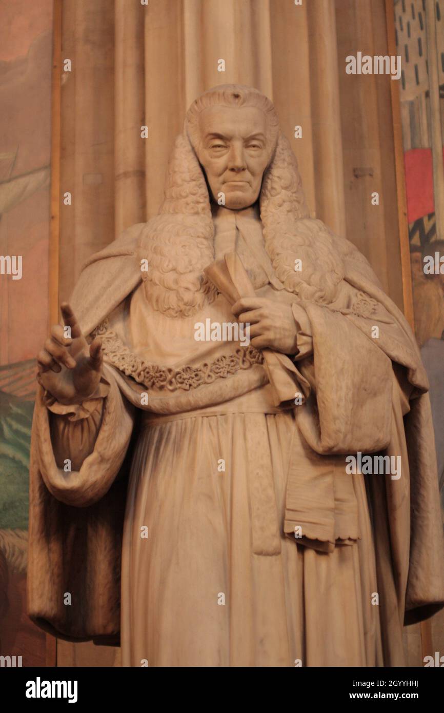 Judge William Murray, 1st Earl of Mansfield statue in Westminster ...