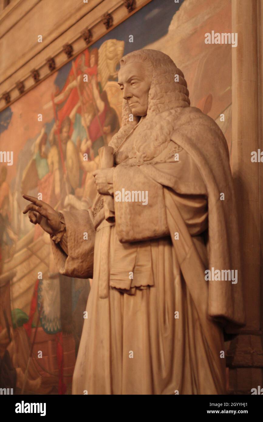 Judge William Murray, 1st Earl of Mansfield statue in Westminster ...