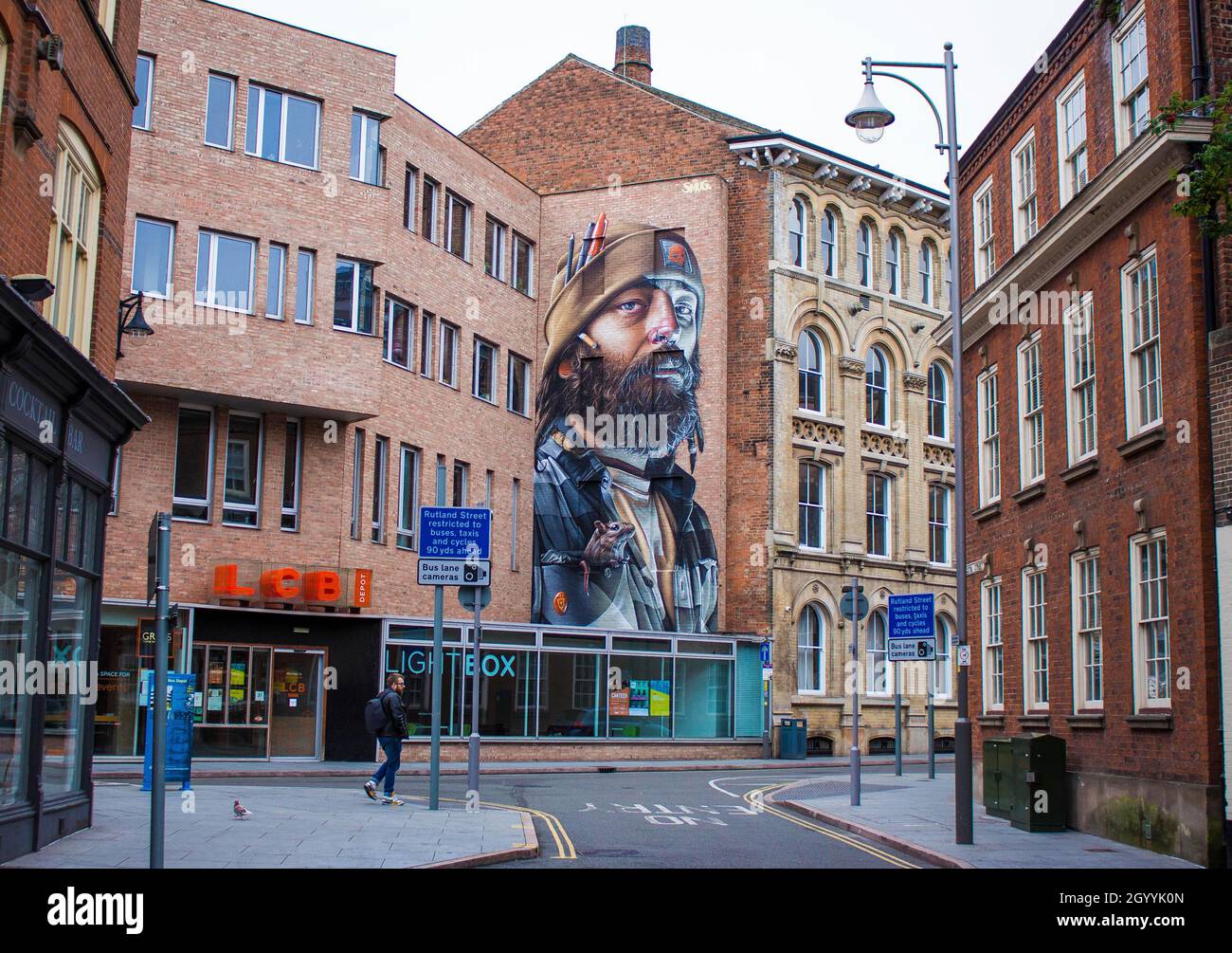 Turn into this Leicester street & you are met by this magnificent mural ...