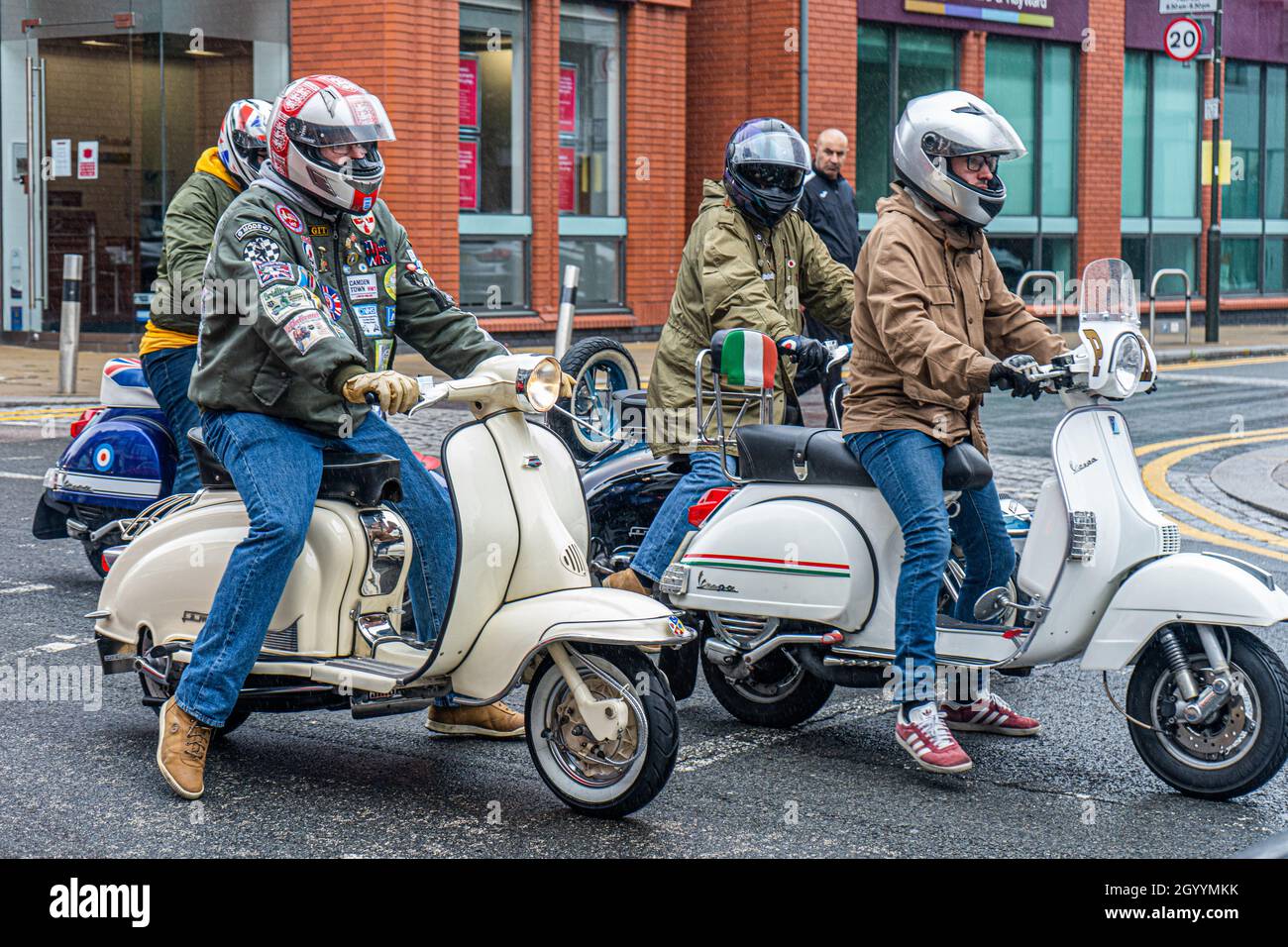 WIMBLEDON LONDON, UK. 10 Oct, 2021. A group of Mods scooter riders on ...