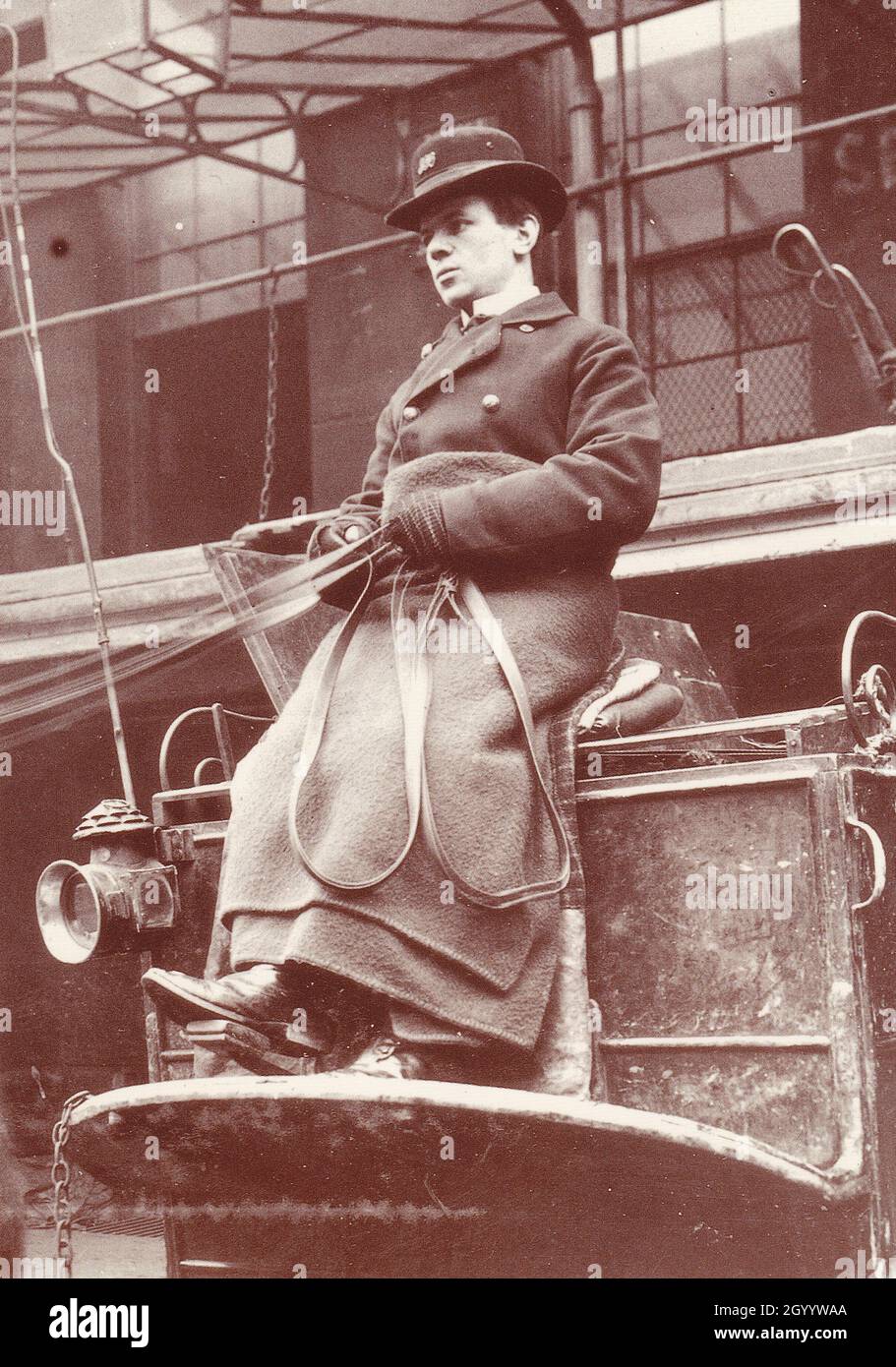 Royal mail cart hi-res stock photography and images - Alamy