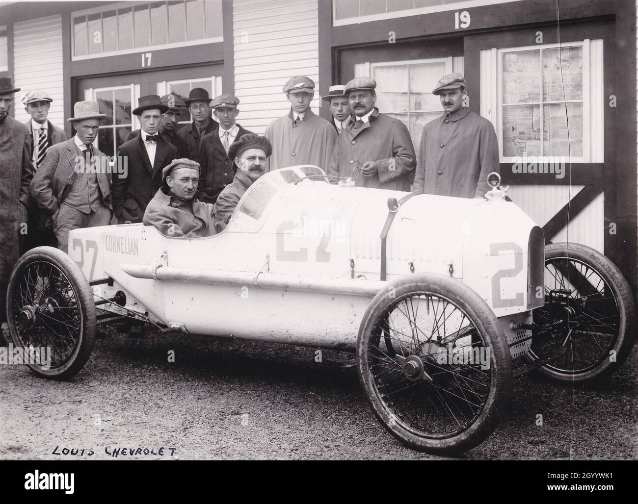 Race car driver 1900s hi-res stock photography and images - Alamy