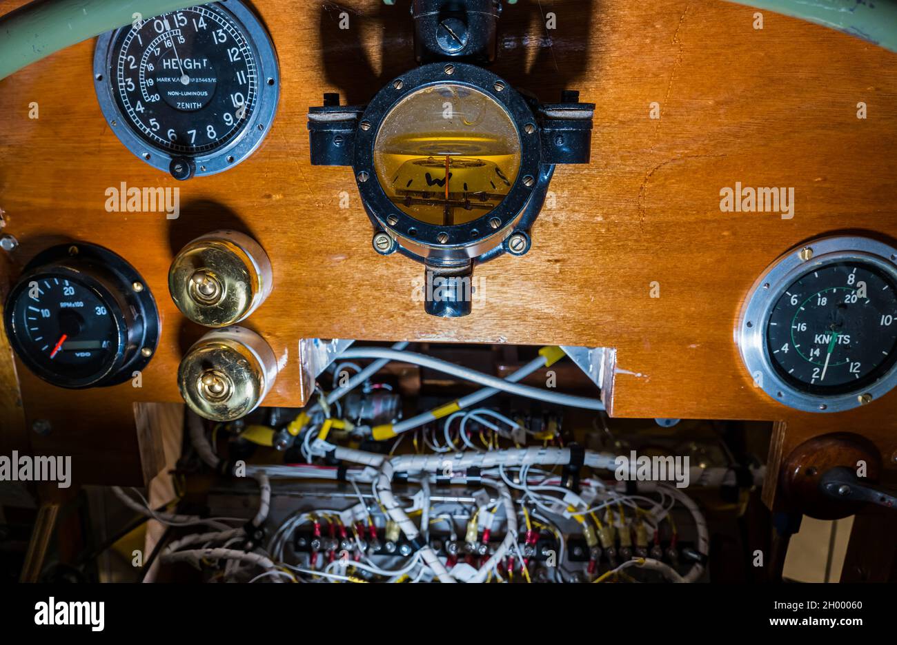 Airplane cockpit dials hi-res stock photography and images - Alamy