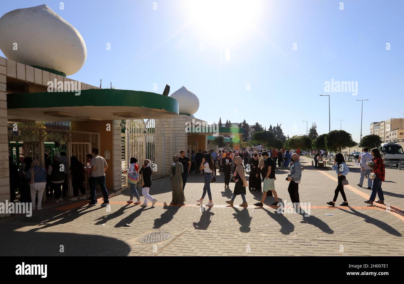 Jordan university students hi-res stock photography and images - Alamy