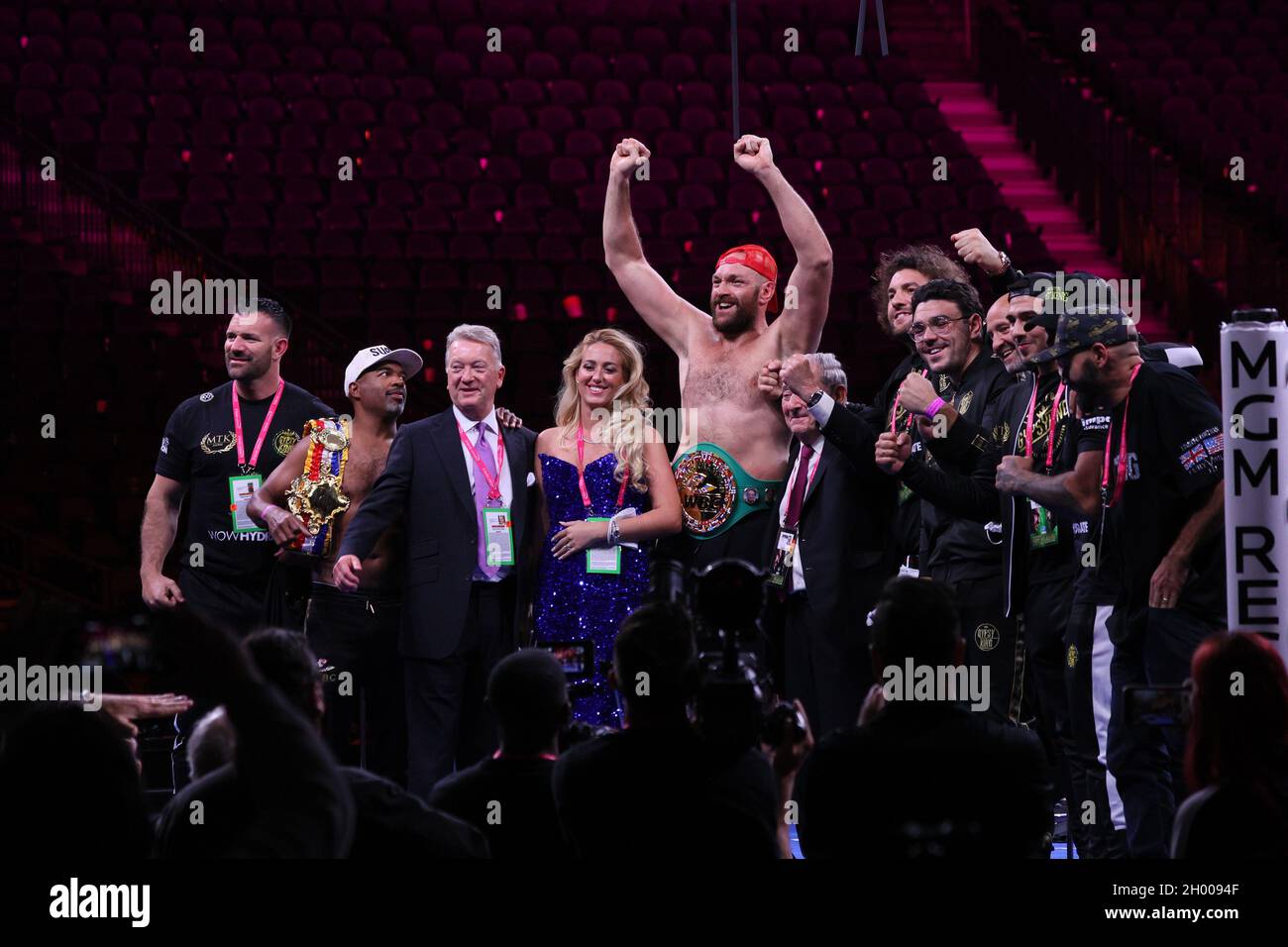 Boxing fight pose hi-res stock photography and images - Alamy