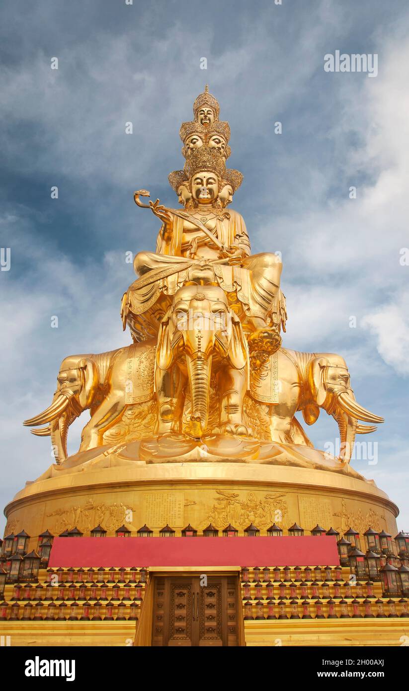 Golden statue samantabhadra summit mount emei hi-res stock photography ...