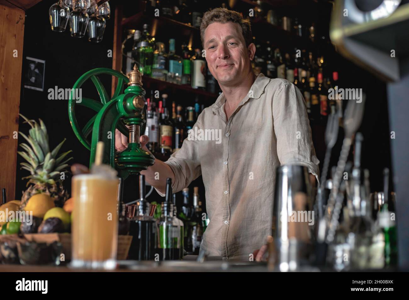 Employee serving the public hi-res stock photography and images - Alamy