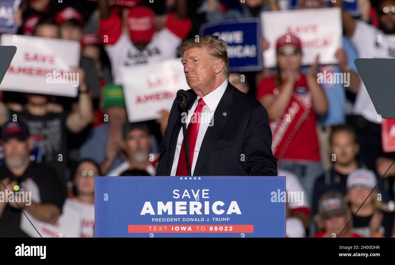 October 09, 2021 - Des Moines, Iowa, USA - DONALD TRUMP holds a Save ...