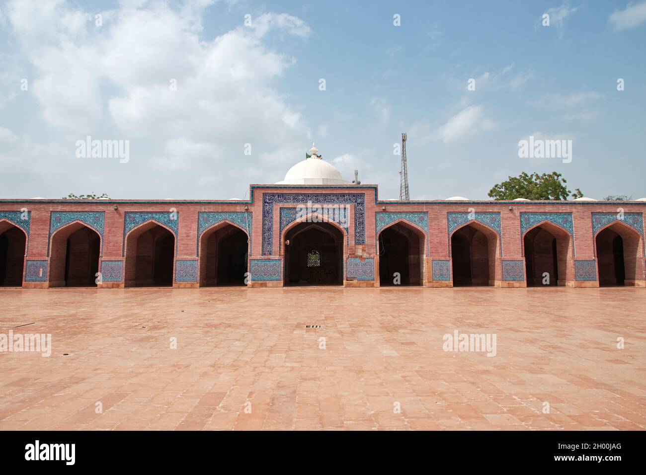 Shah Jahan Masjid Thatta is a vintage mosque, Pakistan Stock Photo - Alamy