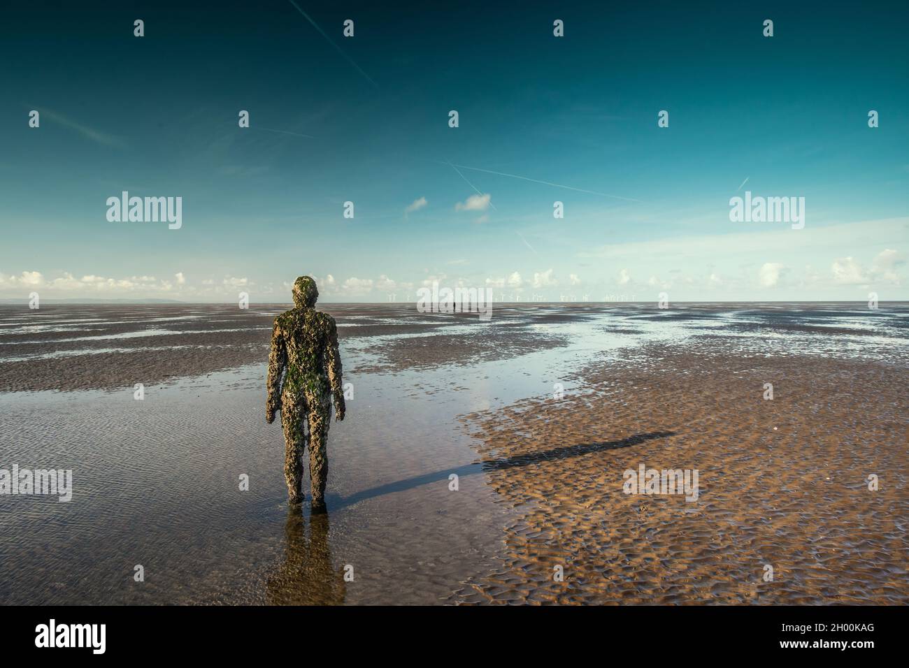 Anthony gormley men another place hi-res stock photography and images ...