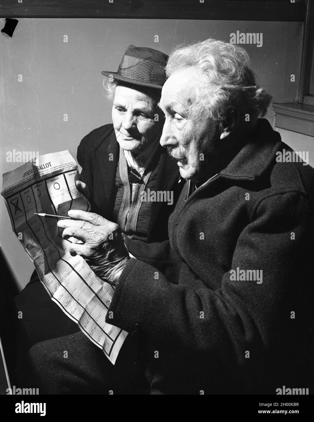 People and confusion Black and White Stock Photos & Images - Alamy