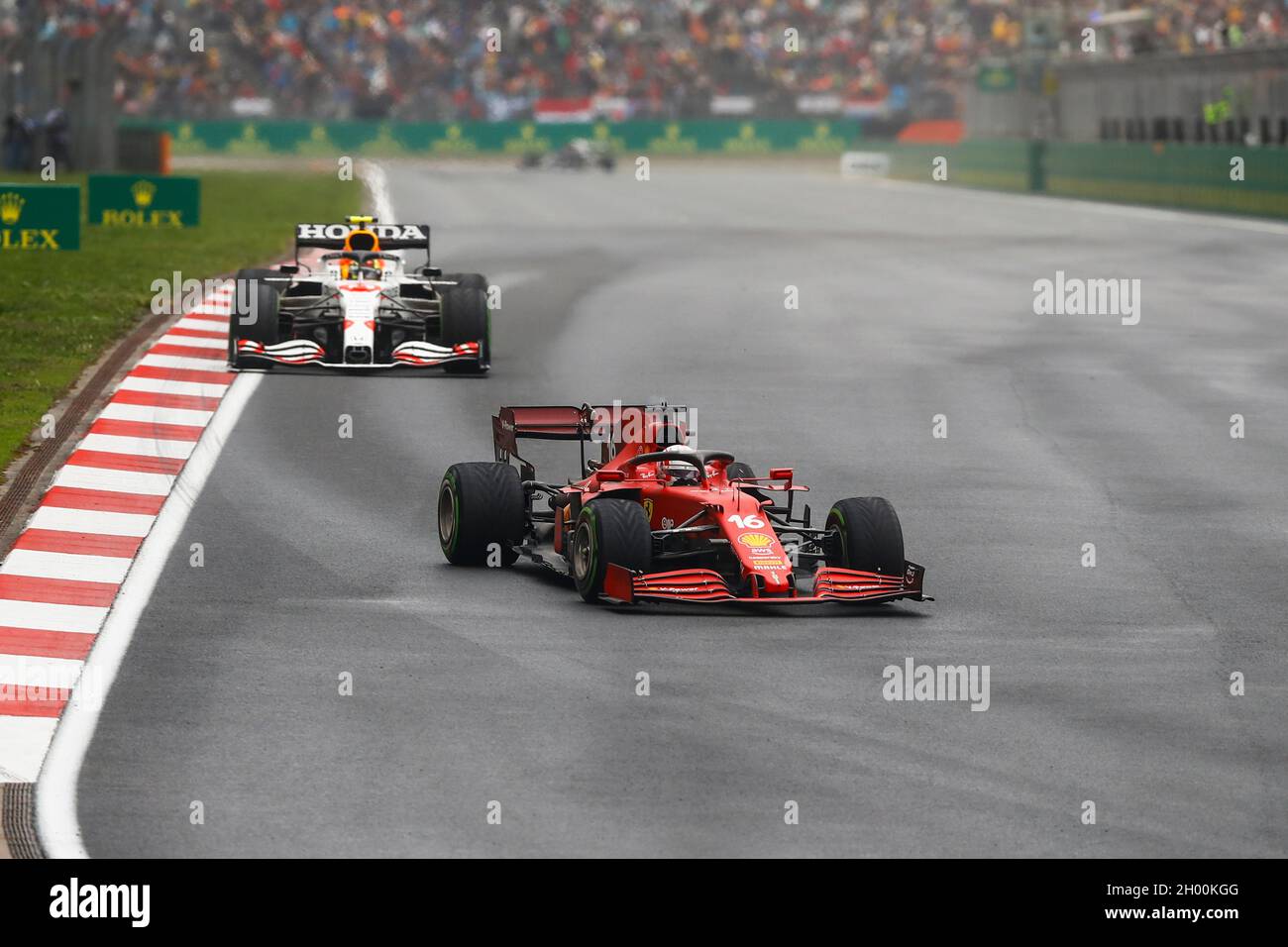 16 LECLERC Charles (mco), Scuderia Ferrari SF21, action 11 PEREZ Sergio (mex), Red Bull Racing ...