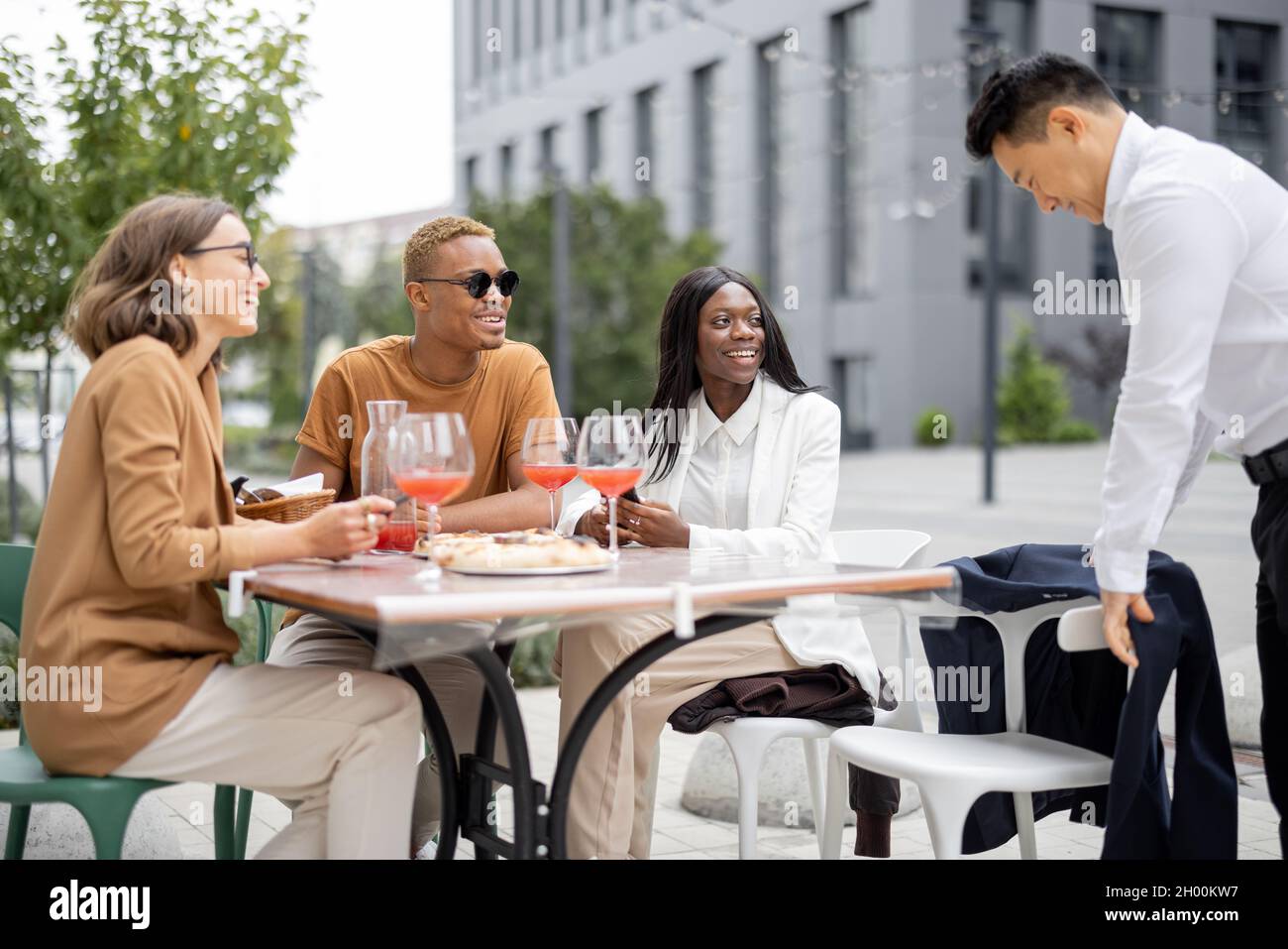 Asian women eat outdoor hi-res stock photography and images - Alamy