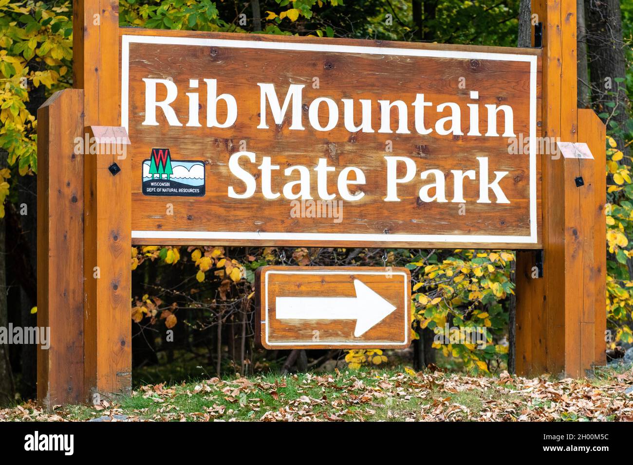 Rib Mountain State Park sign pointing to Park Road headed for Granite ...