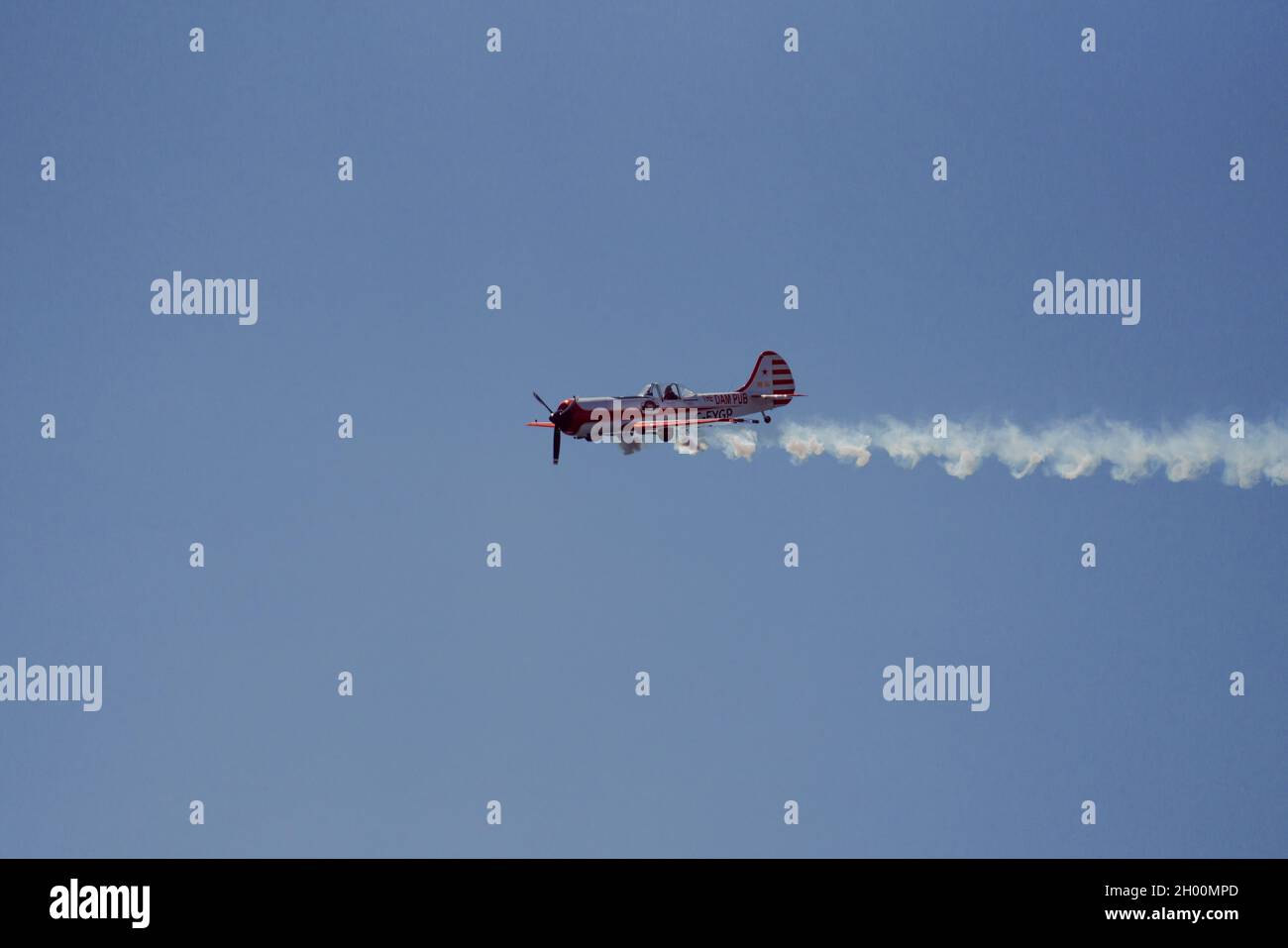 Airfoil smoke hi-res stock photography and images - Alamy