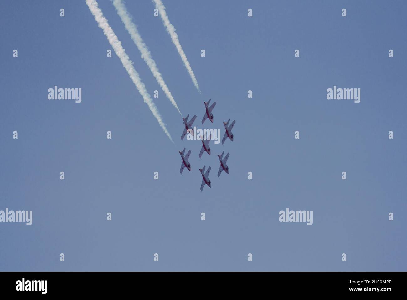 Airfoil smoke hi-res stock photography and images - Alamy