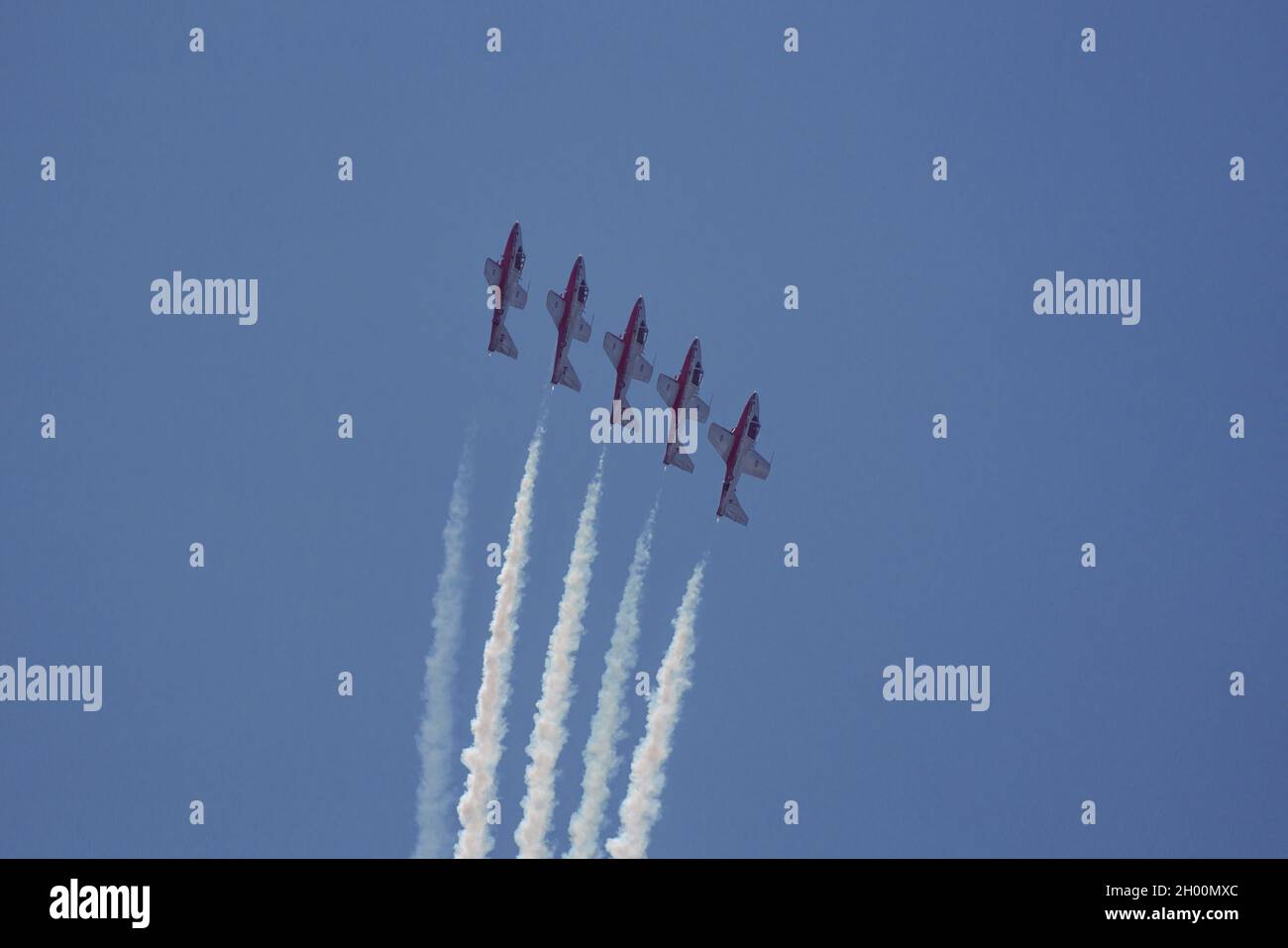 Airfoil smoke hi-res stock photography and images - Alamy