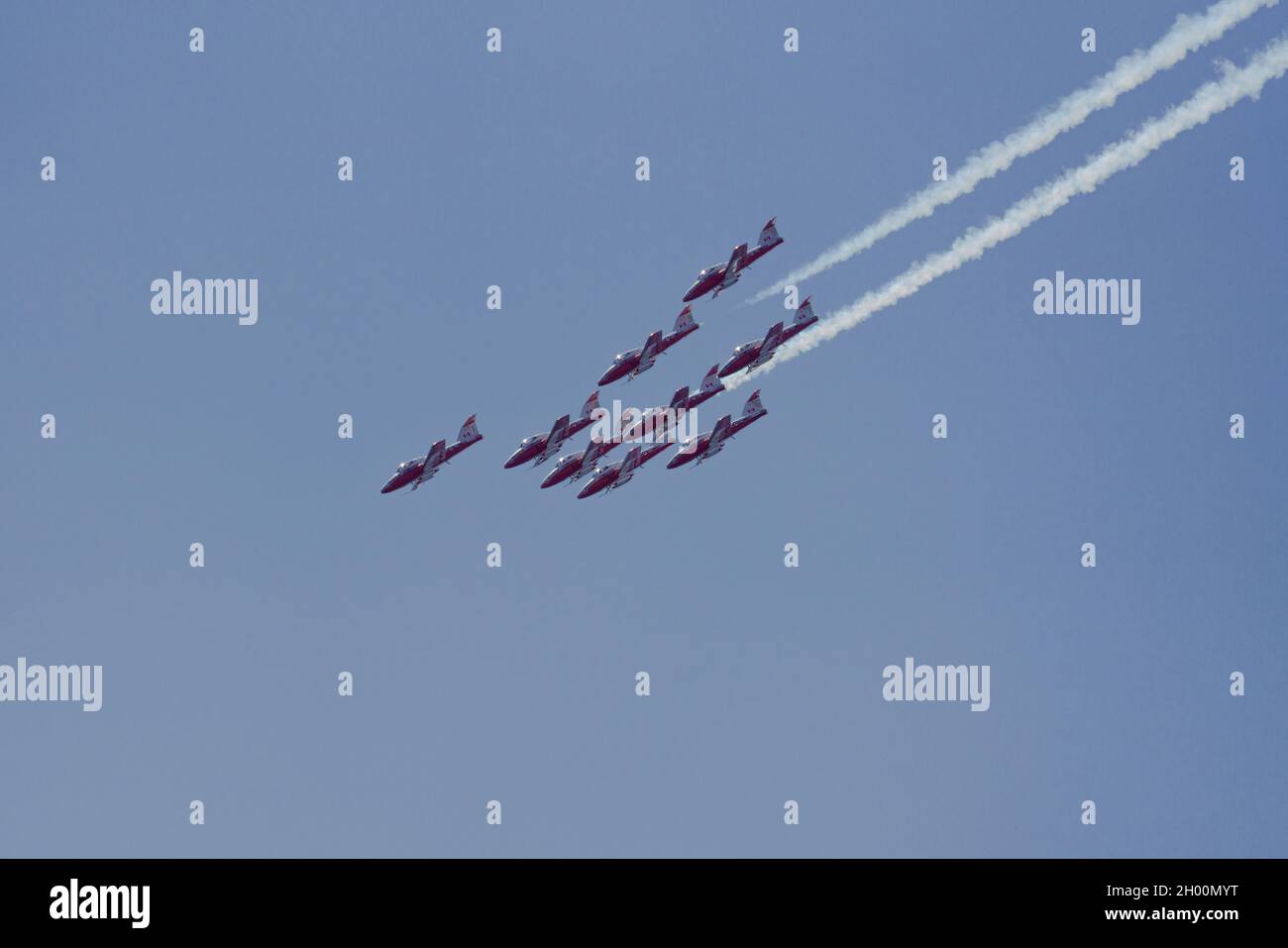 Airfoil smoke hi-res stock photography and images - Alamy