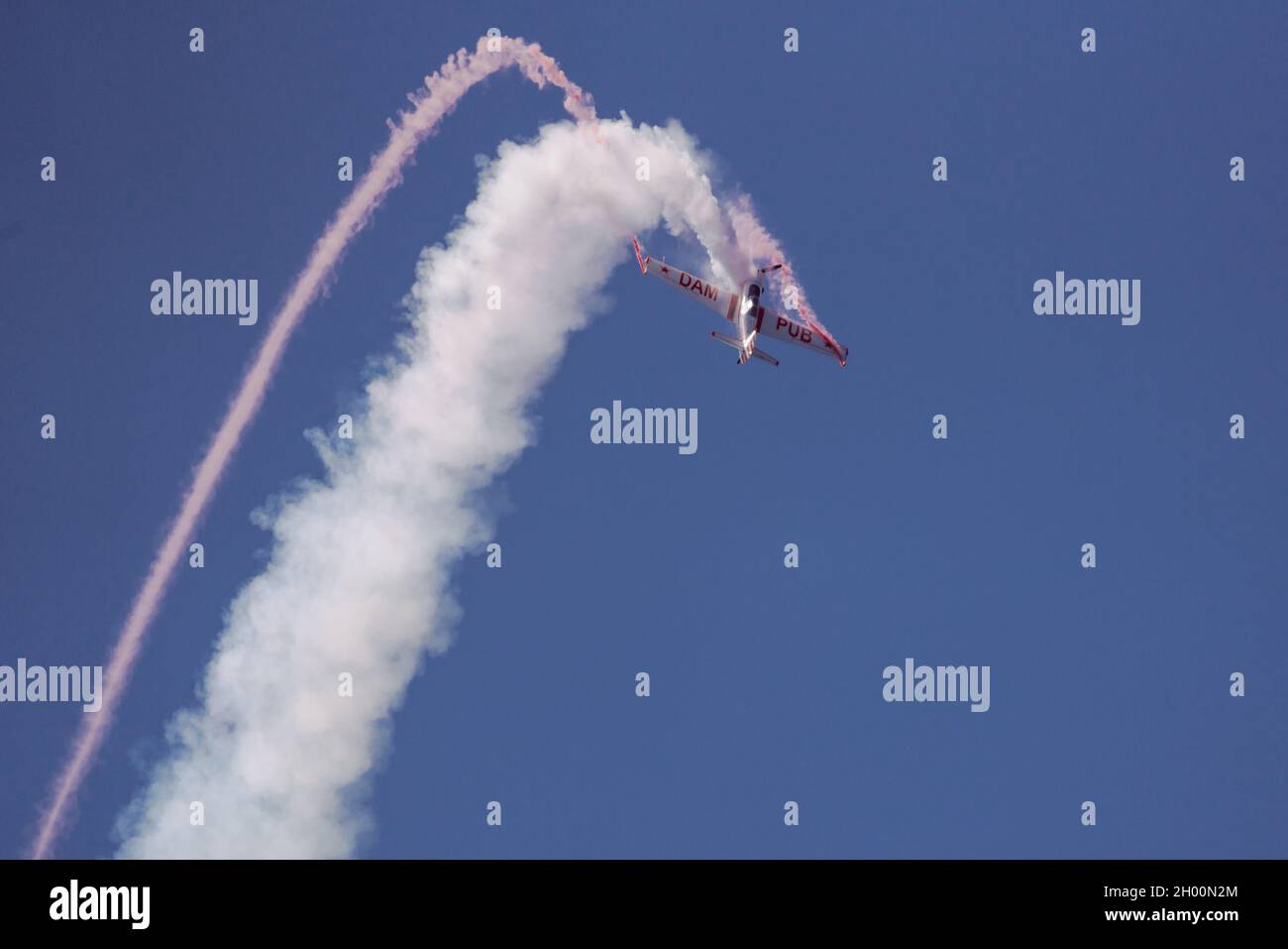 Airfoil smoke hi-res stock photography and images - Alamy