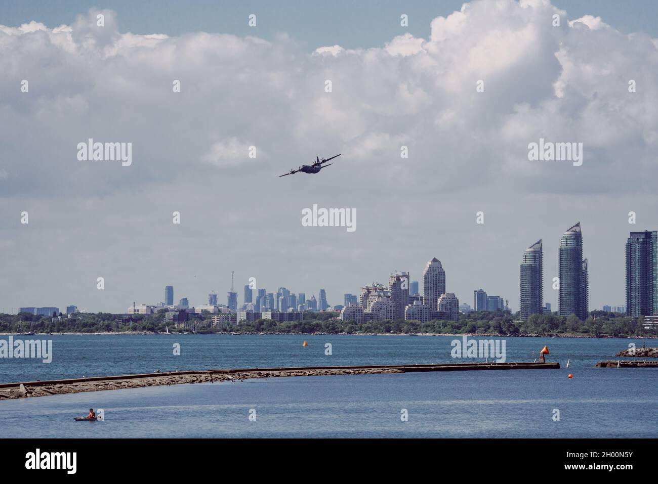 Fighter jet over water hi-res stock photography and images - Alamy