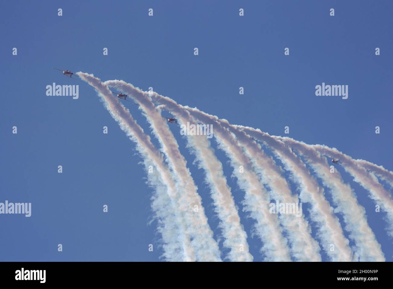 Airfoil smoke hi-res stock photography and images - Alamy