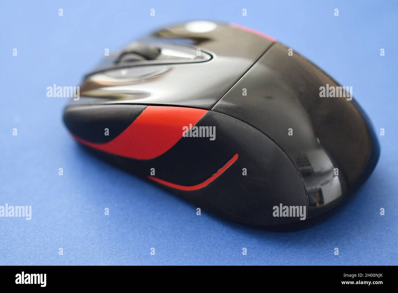 Red computer mouse hi-res stock photography and images - Alamy