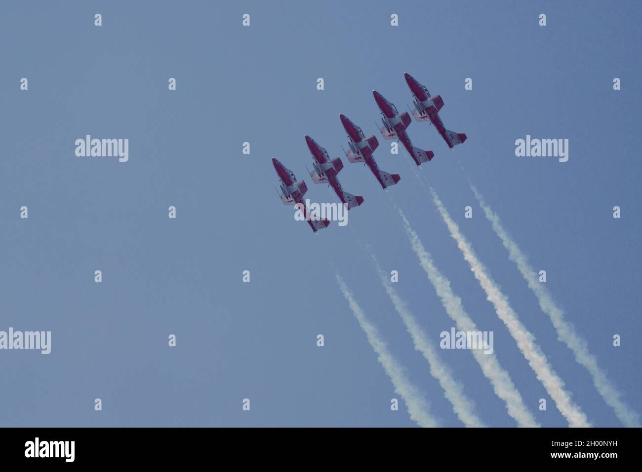 Airfoil smoke hi-res stock photography and images - Alamy