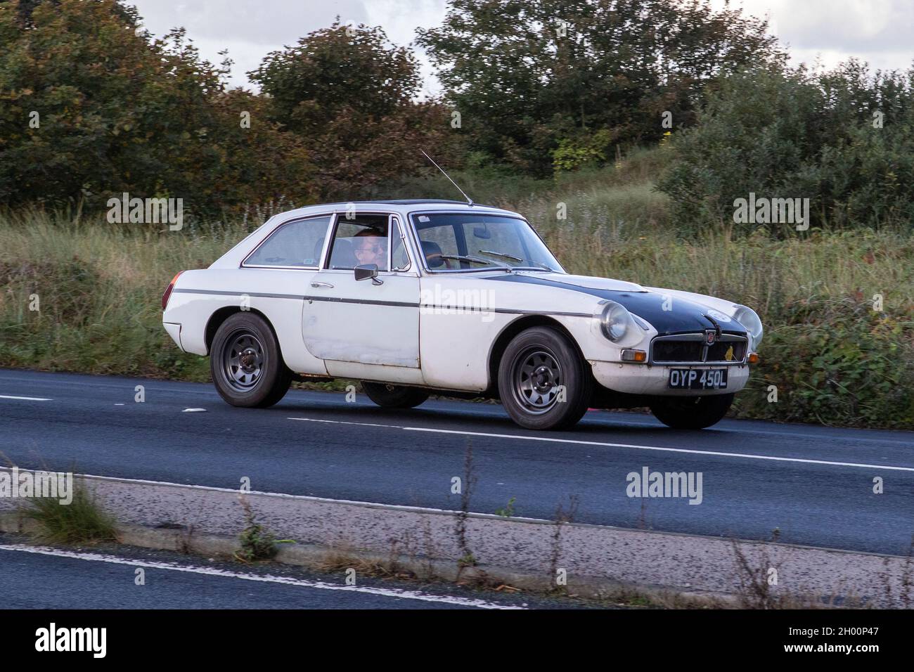 1972 70s MG B 3500cc GT BGT driving to Southport Classic and Speed ...
