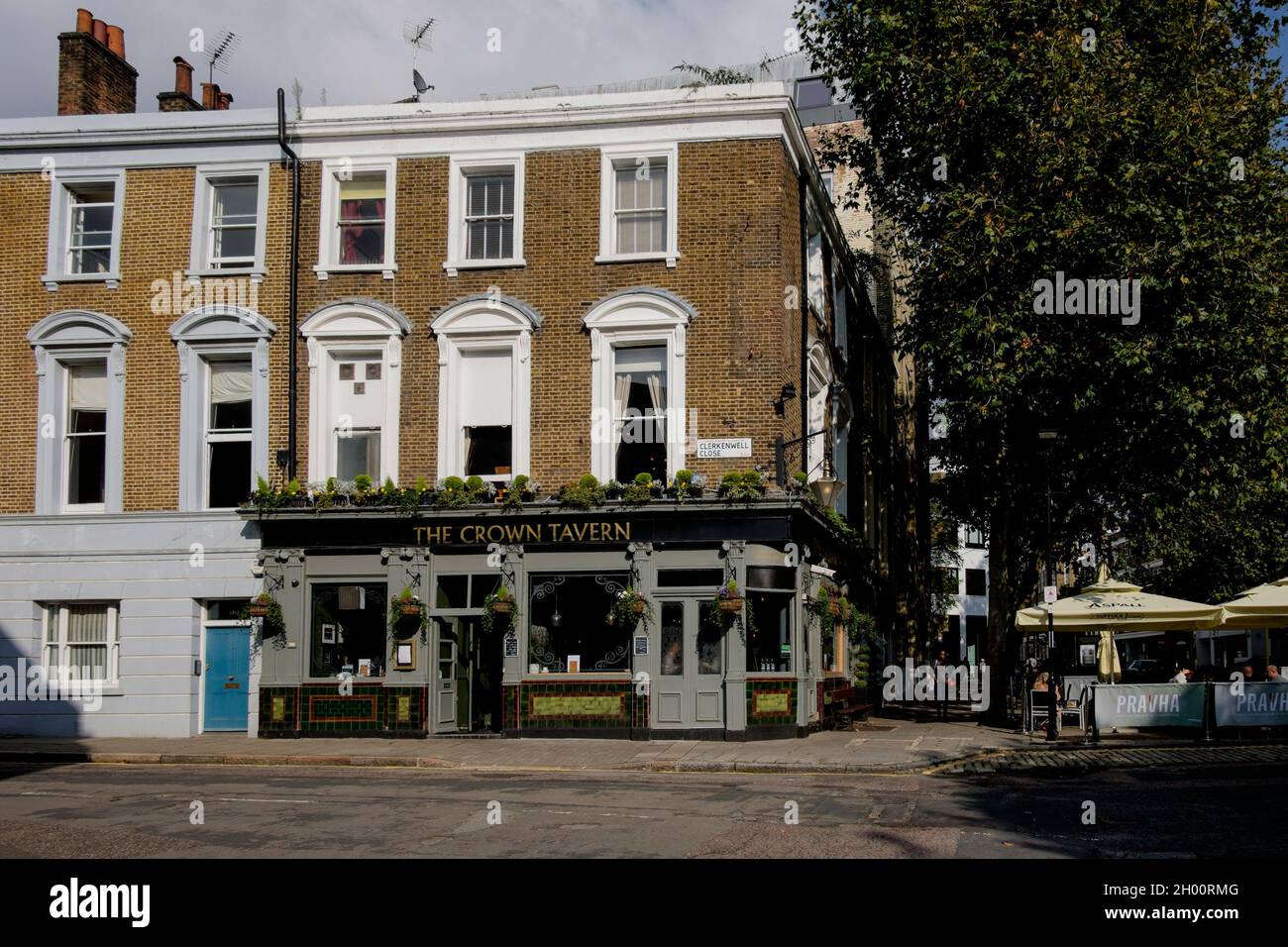 The Crown Tavern at Clerkenwell Green, London, UK Stock Photo - Alamy