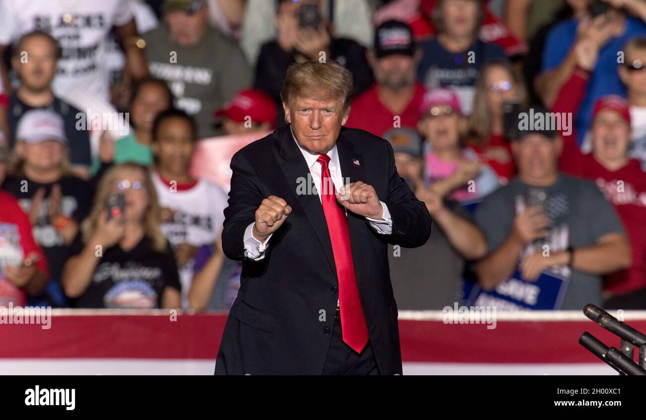 Des Moines, Iowa, USA. 09th Oct, 2021. DONALD TRUMP holds a Save ...