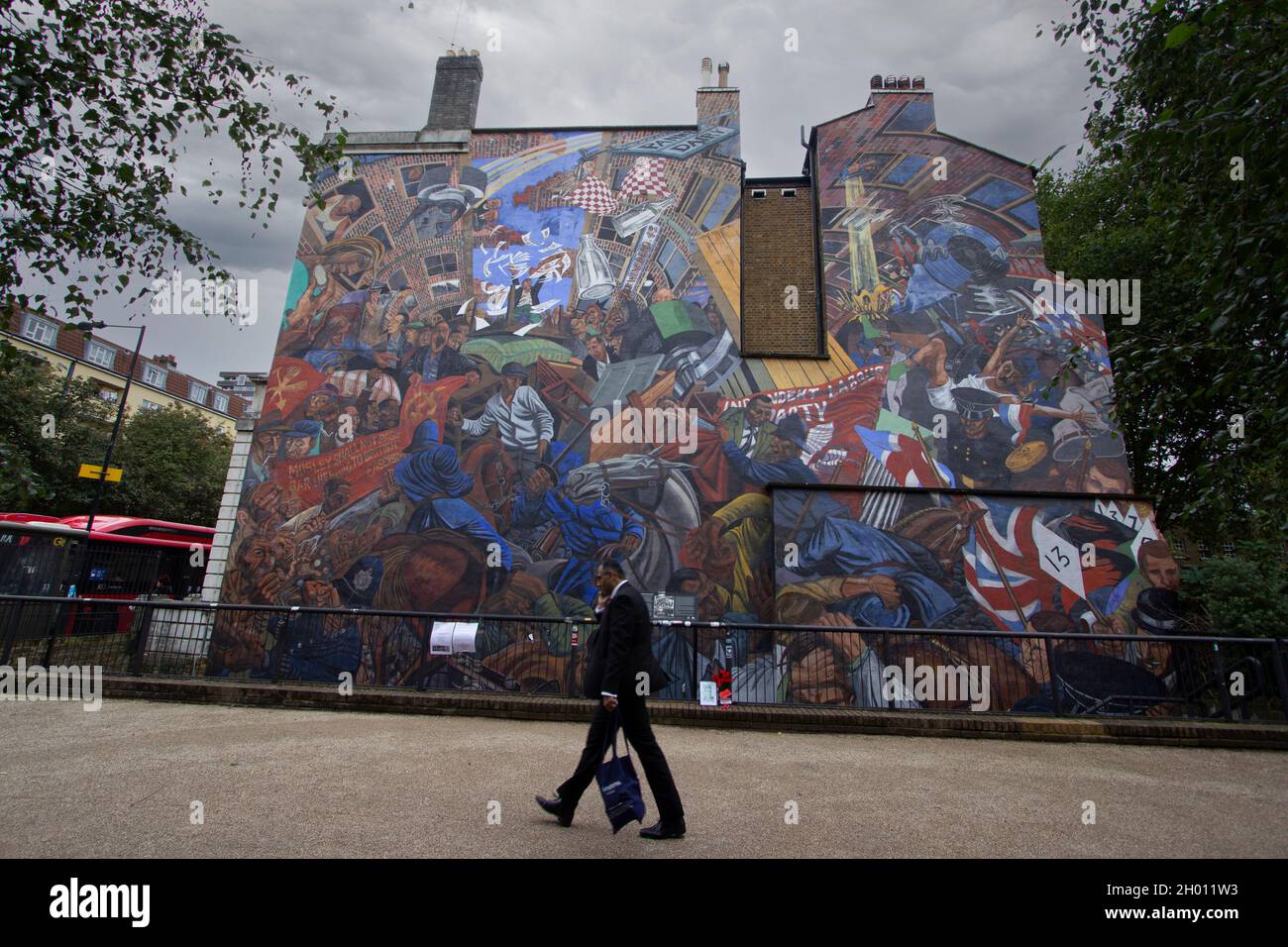 Mural Cable Street, The Cable Street Mural is a painting in Shadwell in ...