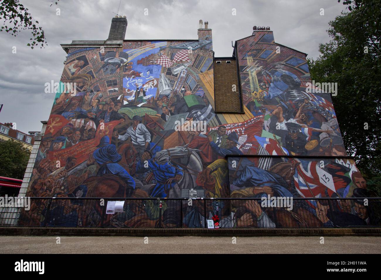 Mural Cable Street, The Cable Street Mural is a painting in Shadwell in ...