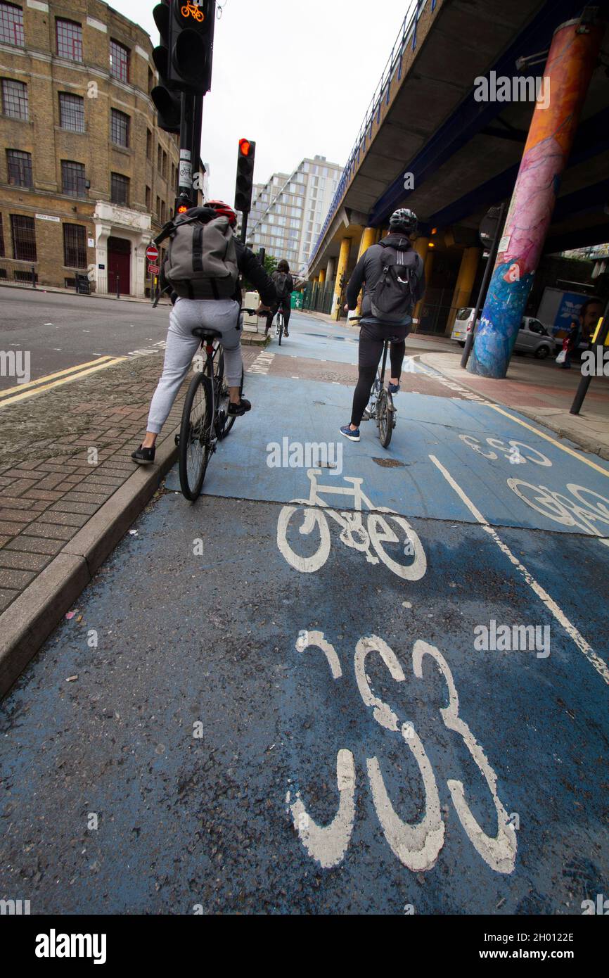Cycling cs3 london hi-res stock photography and images - Alamy