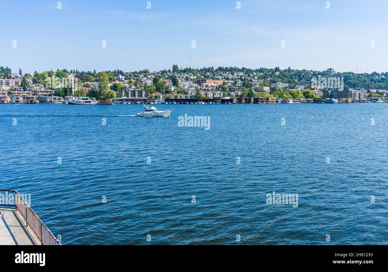 View of buildings along Lake Union. Shot taken from Gasworks Park in ...